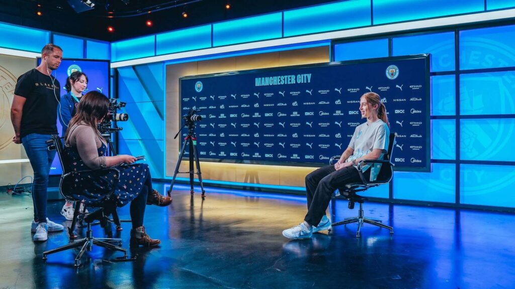 Manchester City sign goalkeeper Sandy MacIver from Everton